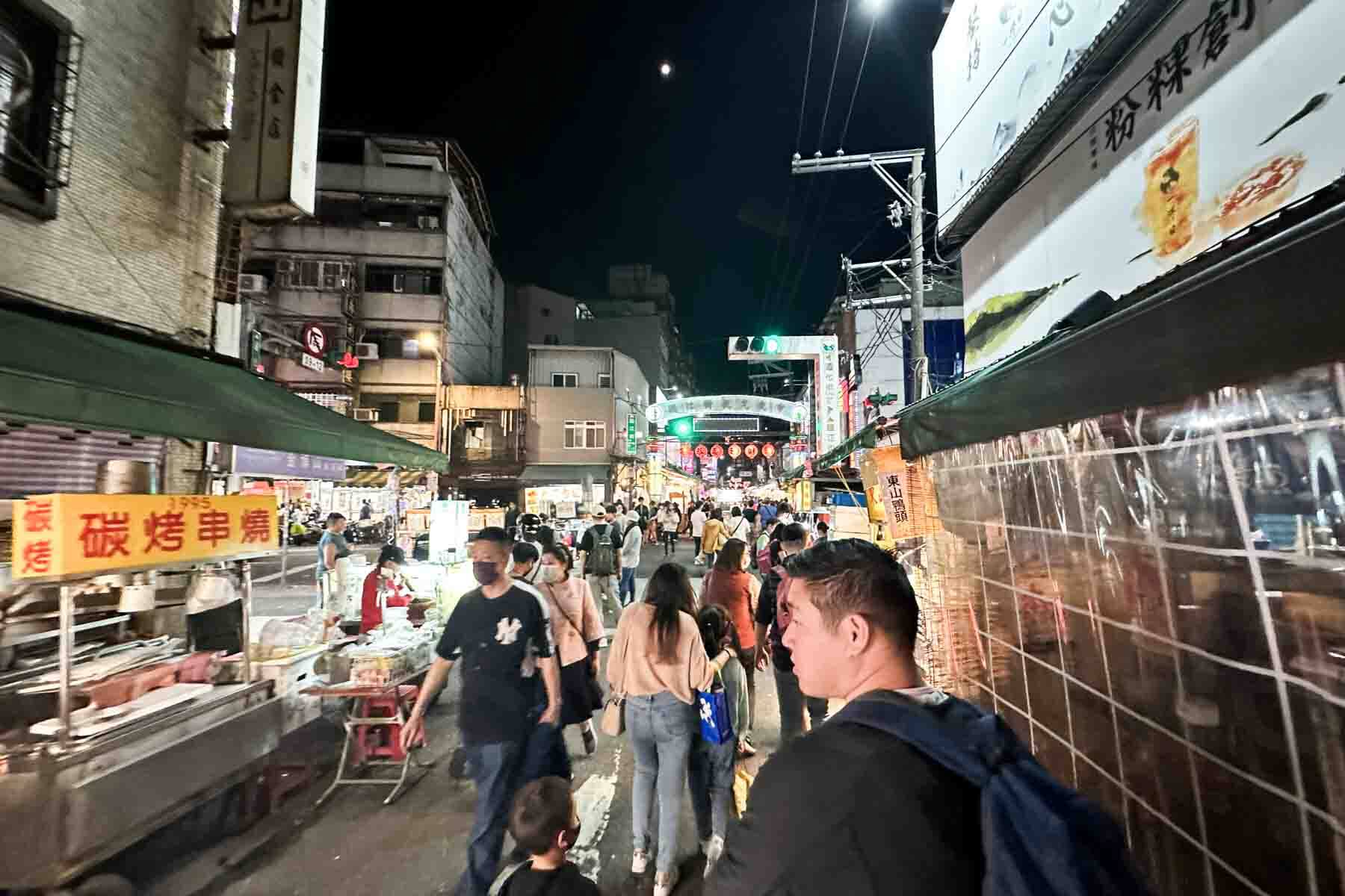 Your Guide to Visiting a Taipei Night Market with Kids